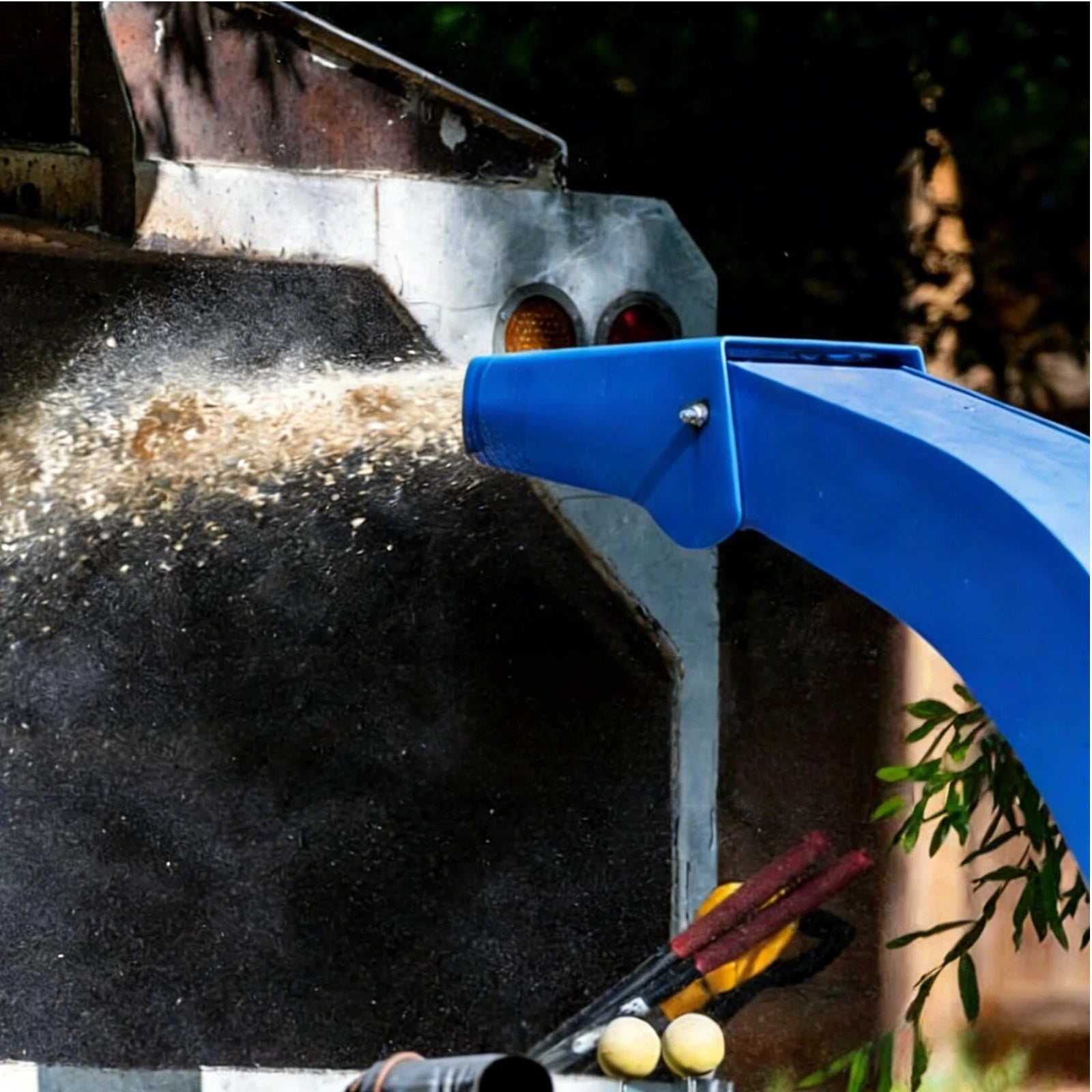 How to Choose the Right Wood Chipper: A Complete Guide for Homeowners ...