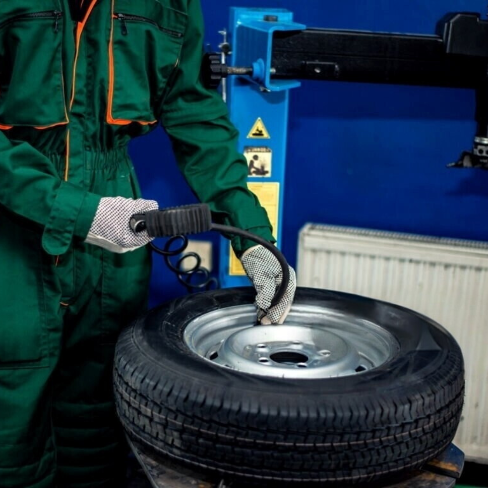 Streamline Your Auto Repairs with a Dual-Function Tire Machine – BILT HARD